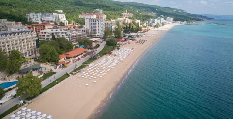 Bulgaria prepares EUR 102 million in grants for green energy in tourism ...