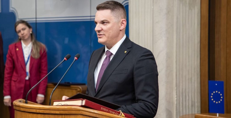 Minister Admir Šahmanović formally assumes energy, mining portfolio in ...